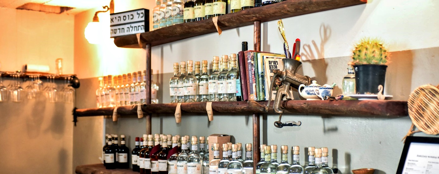 Alcohol and light meal at Jullius Distillery - Western Galilee Now